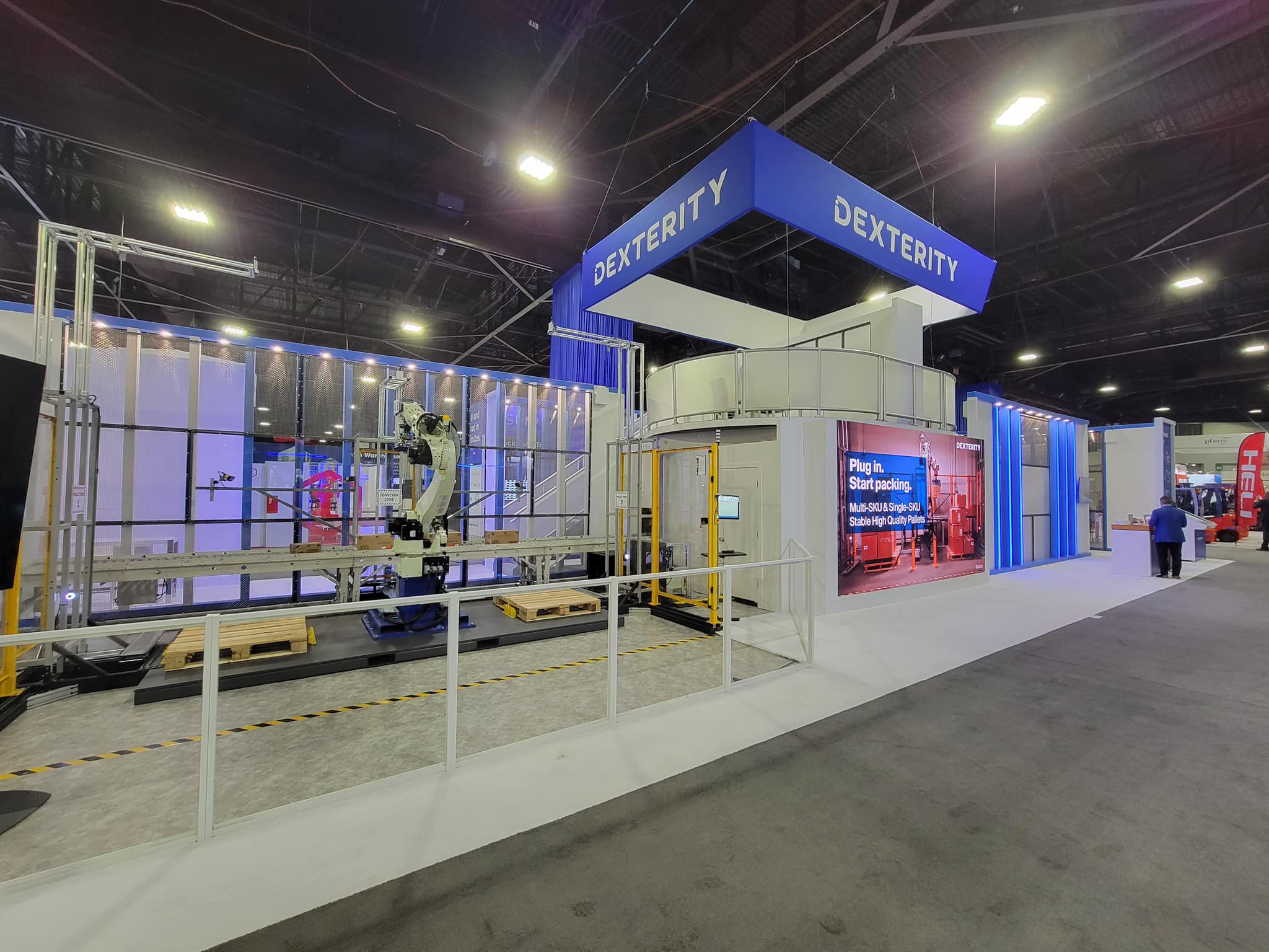 Dexterity Double-Decker Trade Show Exhibit - VDA | Experiential ...